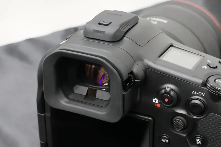 佳能EOS R1评测：重新定义专业无反相机 | 佳能 EOS